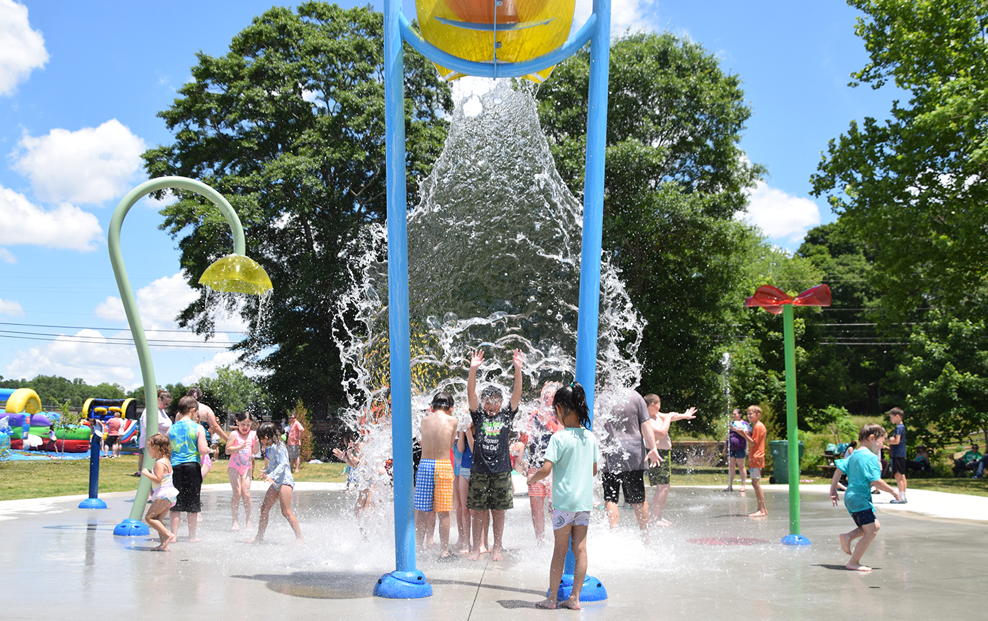 Splash pad opening drenches kids with fun | Franklin County Citizen ...